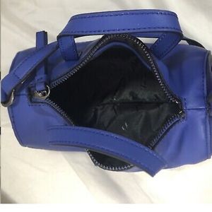Simply Vera Vera Wang | Bags | Simply Vera Wang Blue Round Cylinder ...